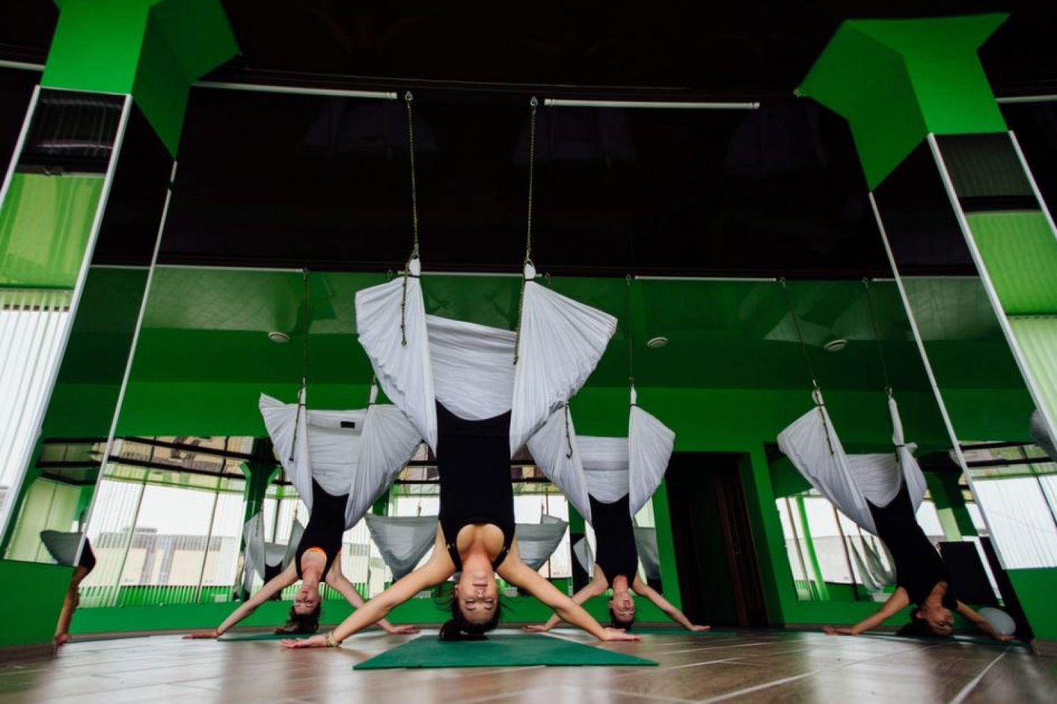 The Best Yoga Swings And Poses For Beginners In 2021 | Price Comparison